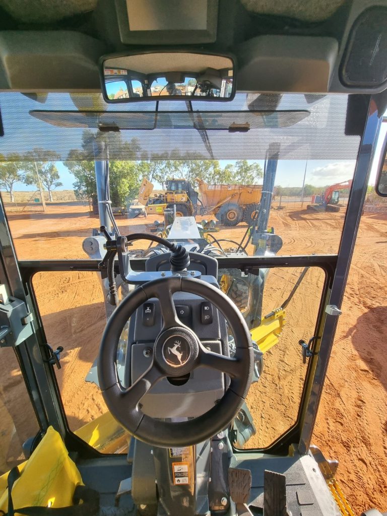 John Deere 872GP - (25T, 14ft Blade) - NTC Contracting