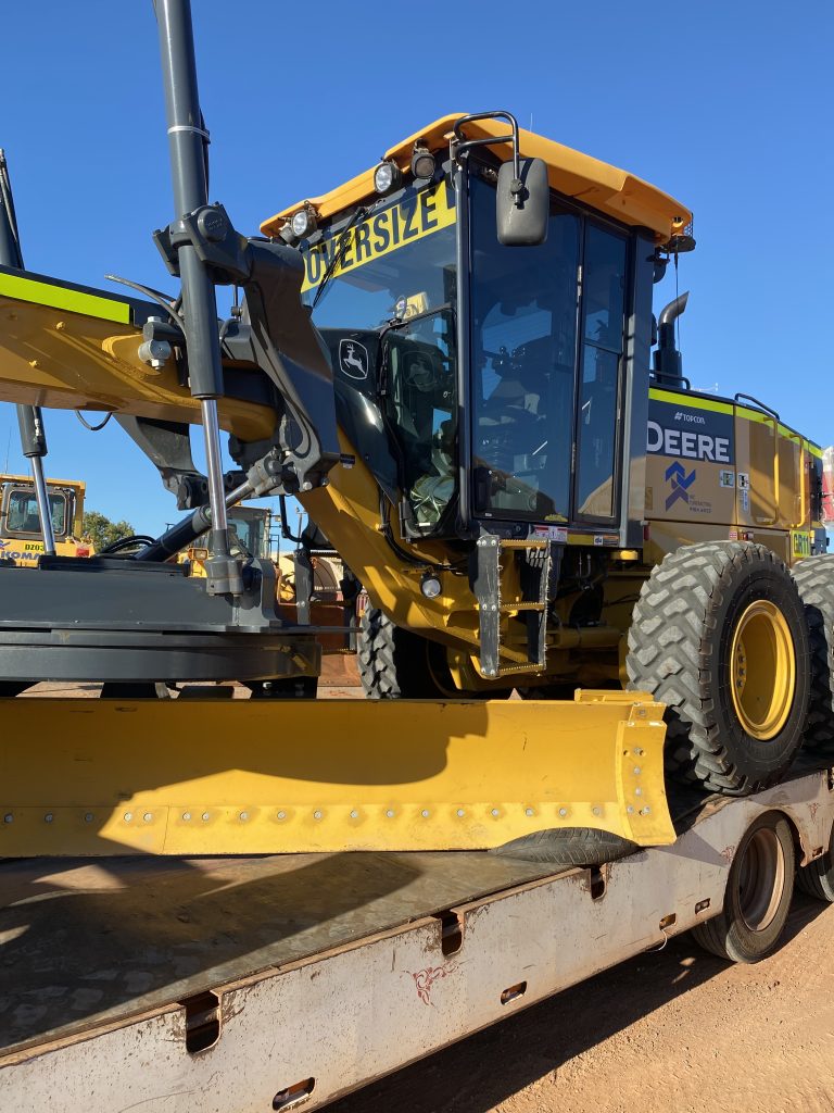 John Deere 670GP - (25T, 14ft Blade) - NTC Contracting